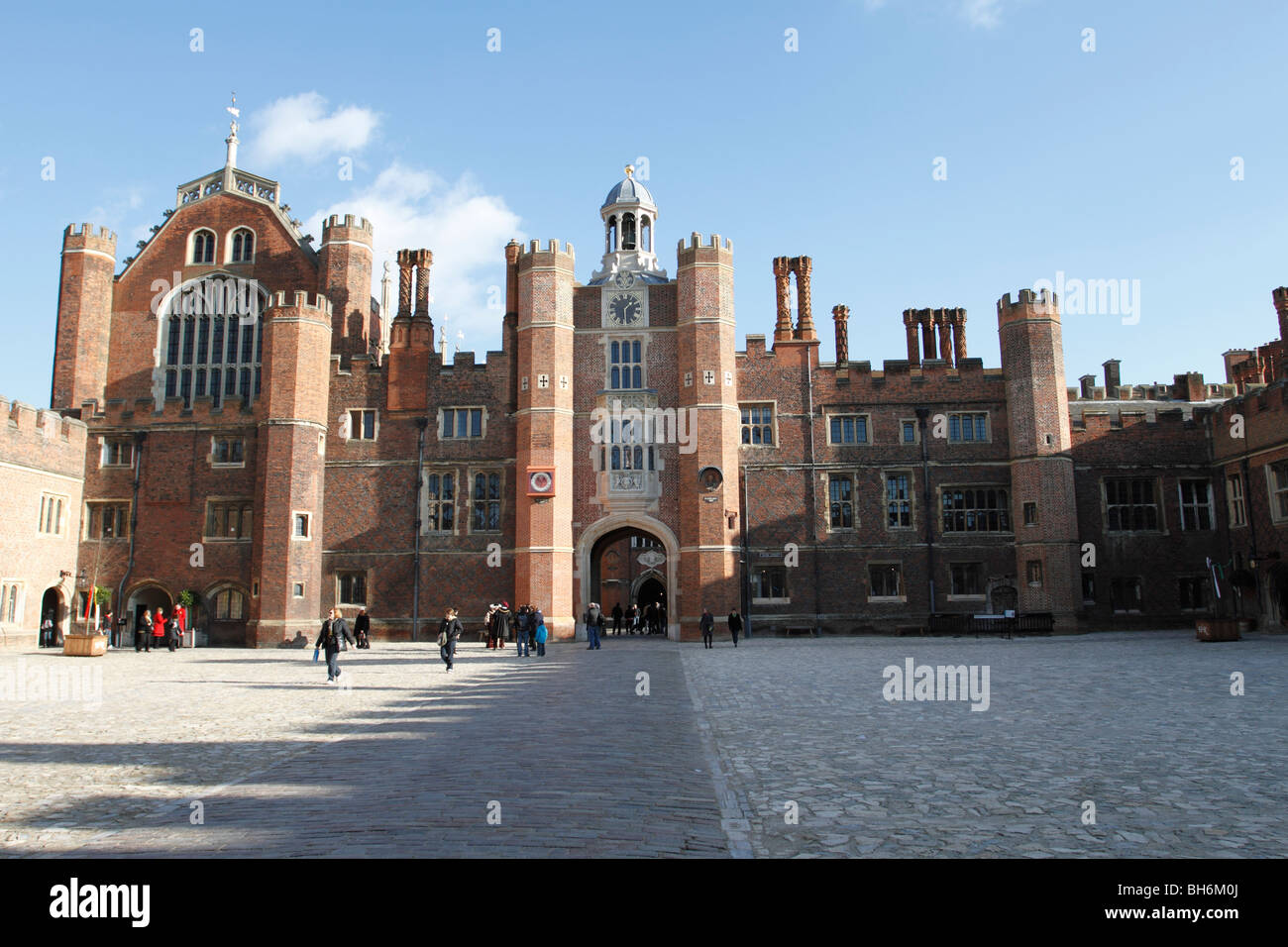 Base Court looking at the great hall (left) and Anne Boleyns gatehouse ...