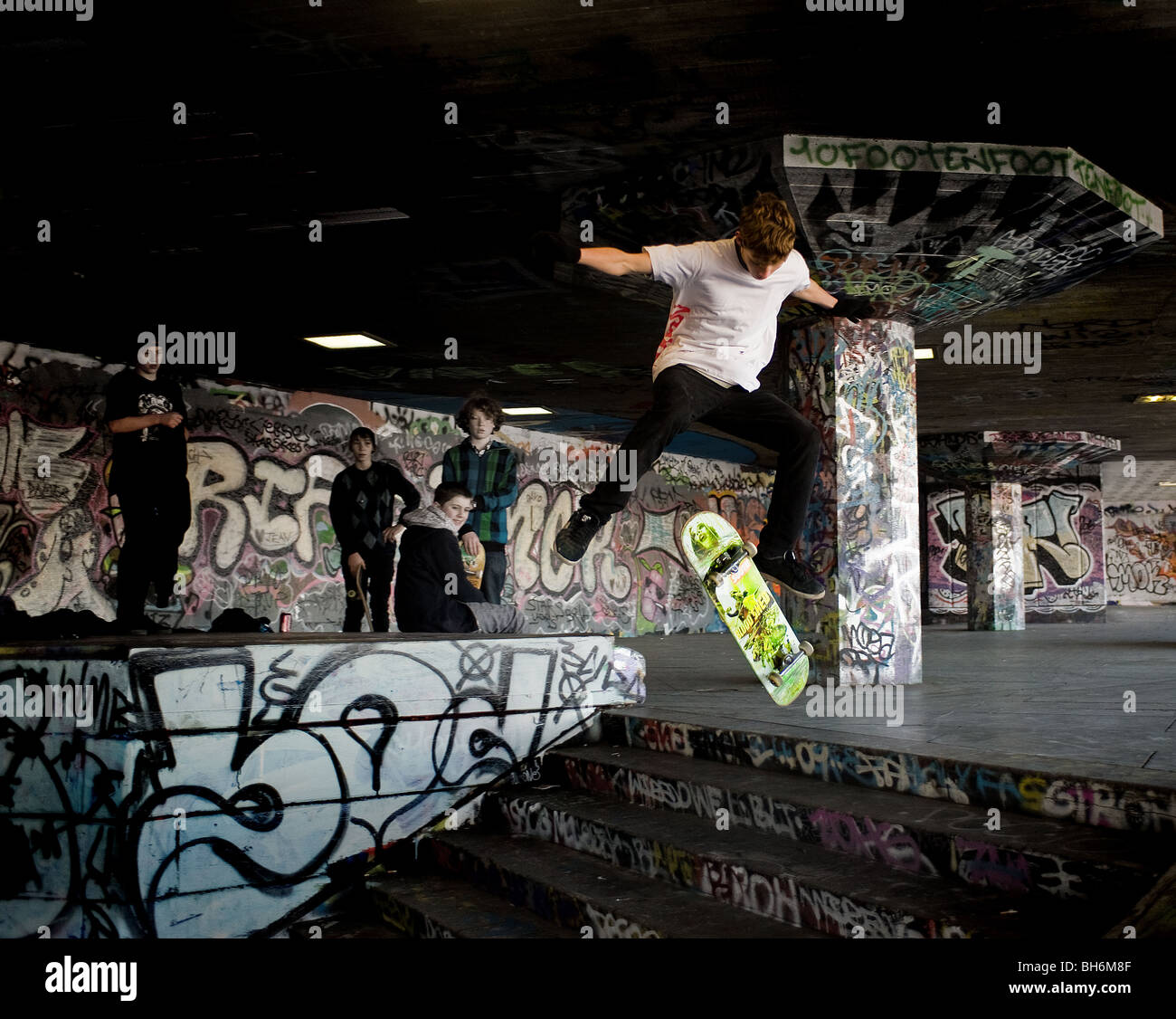 Skateboarding on the South Bank in London. Photo by Gordon Scammell ...