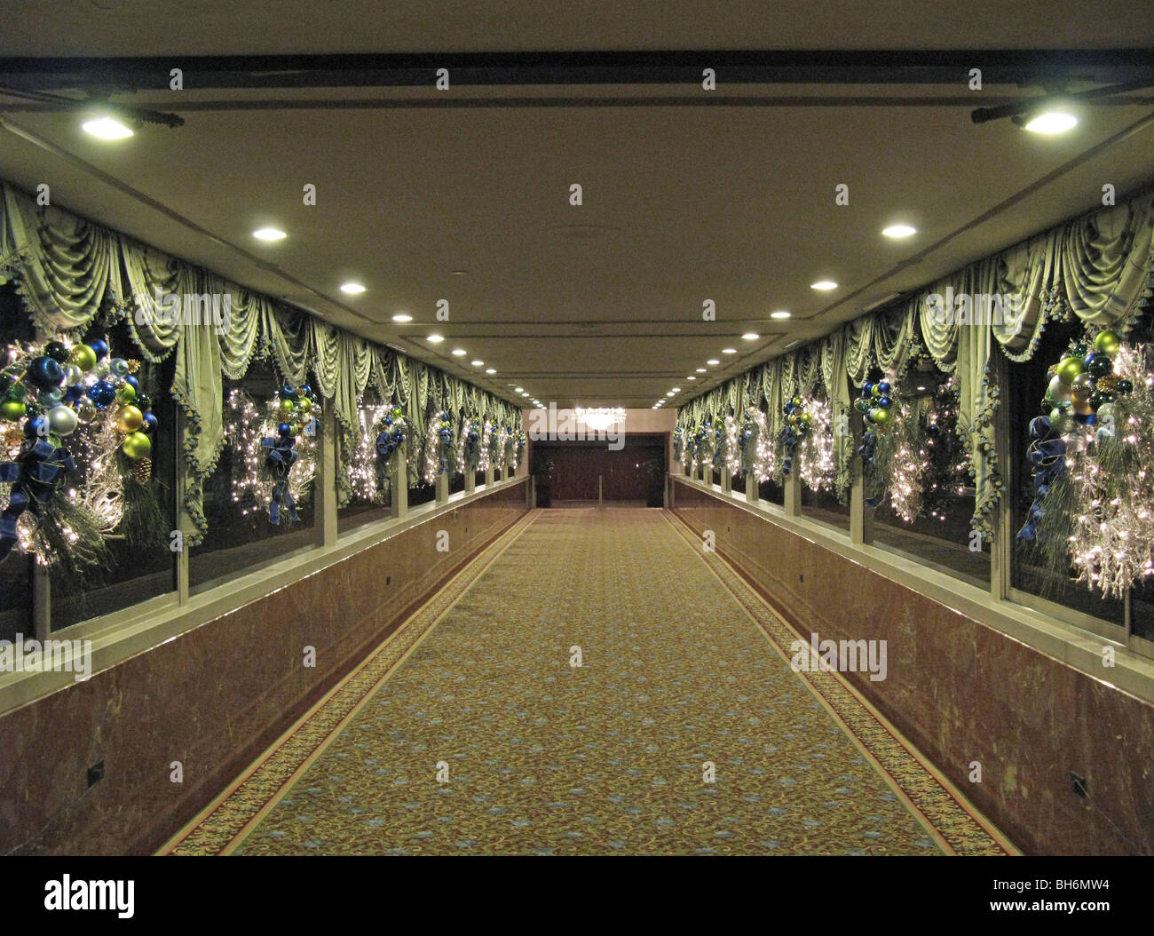 Hall way hi-res stock photography and images - Alamy