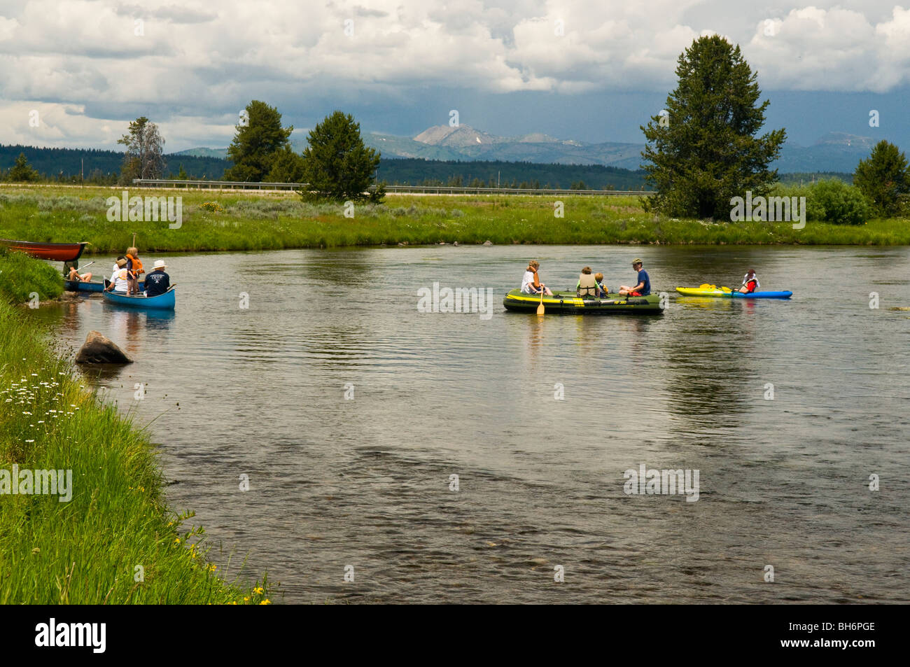 Canoe on snake river hi-res stock photography and images - Alamy