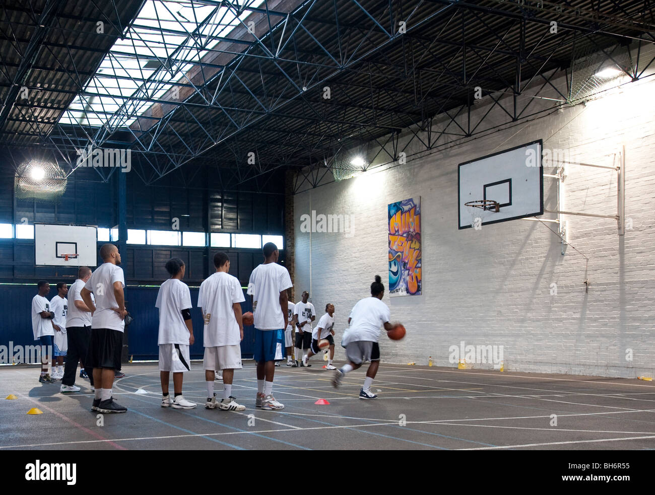 Basketball sport hi-res stock photography and images - Alamy