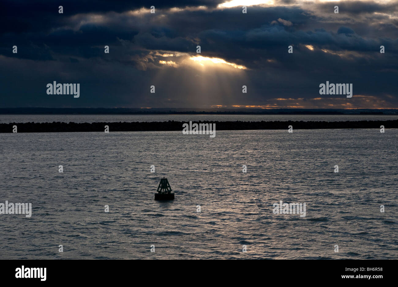 Sunset over the harbour hi-res stock photography and images - Alamy