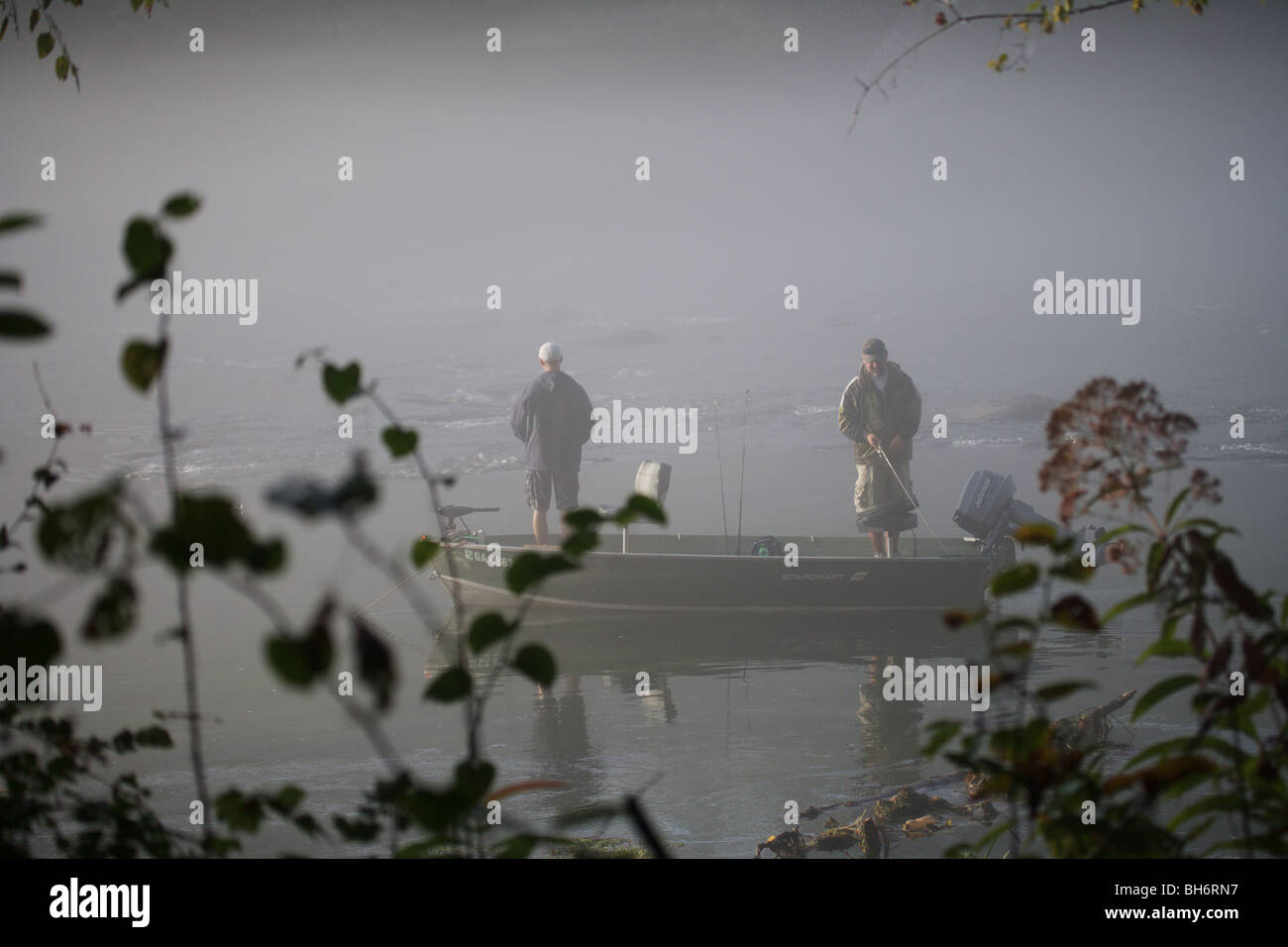 Fishermen and bad weather hi-res stock photography and images - Alamy