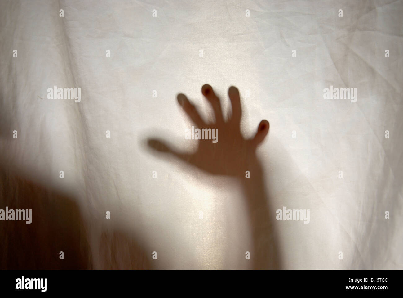 Spooky woman 5 fingers hi-res stock photography and images - Alamy