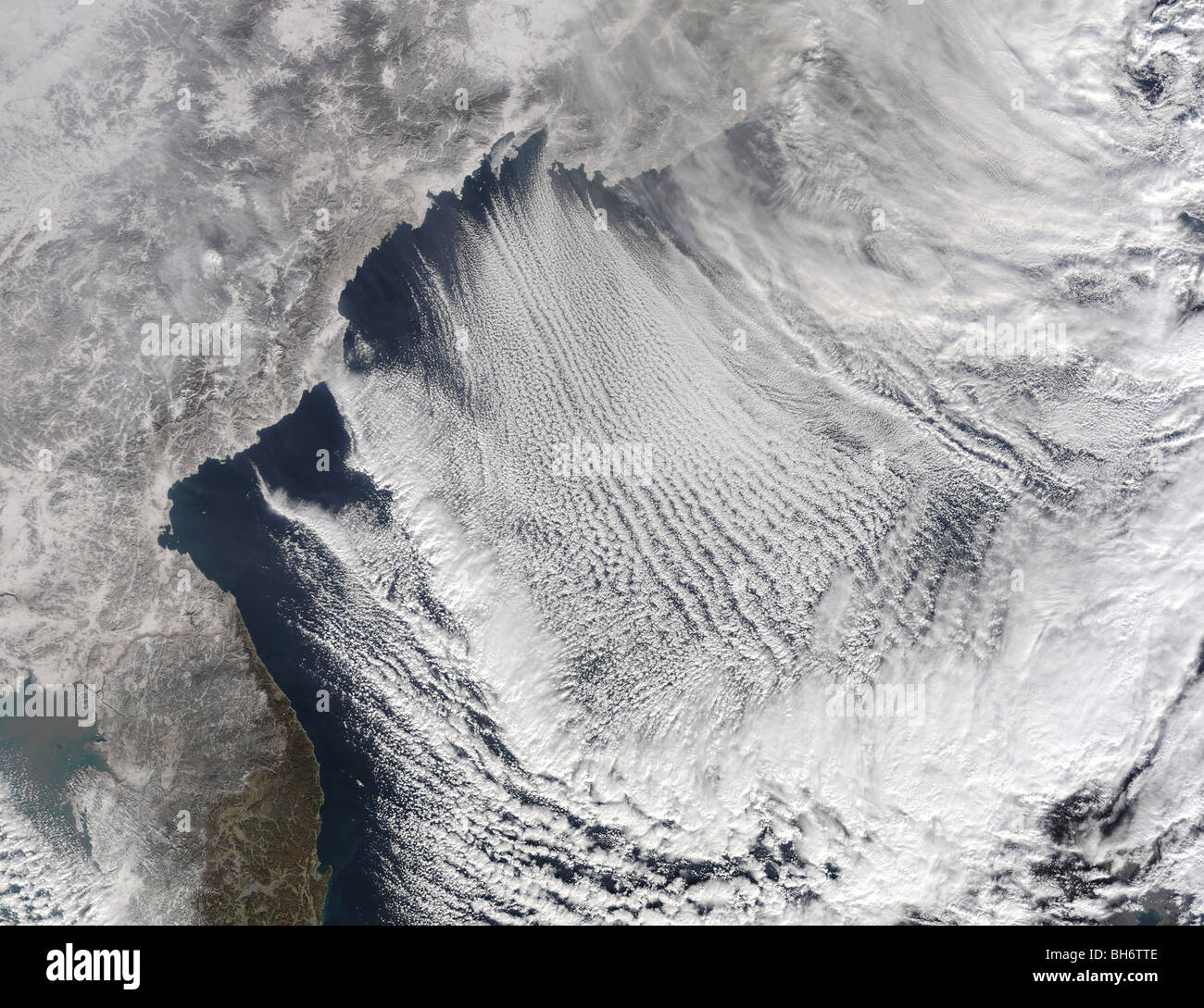 Cloud streets forming over the Sea of Japan Stock Photo - Alamy
