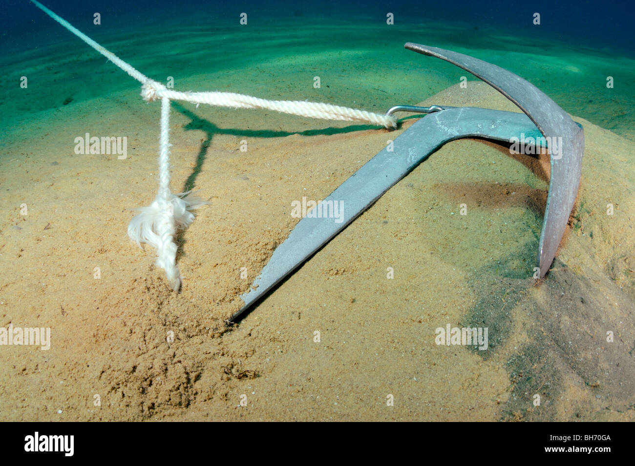 Claw anchor hi-res stock photography and images - Alamy