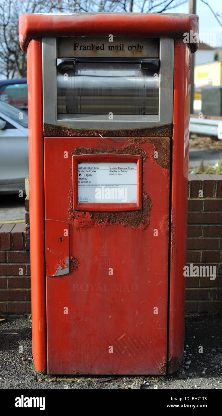 Franked Post Box High Resolution Stock Photography and Images - Alamy