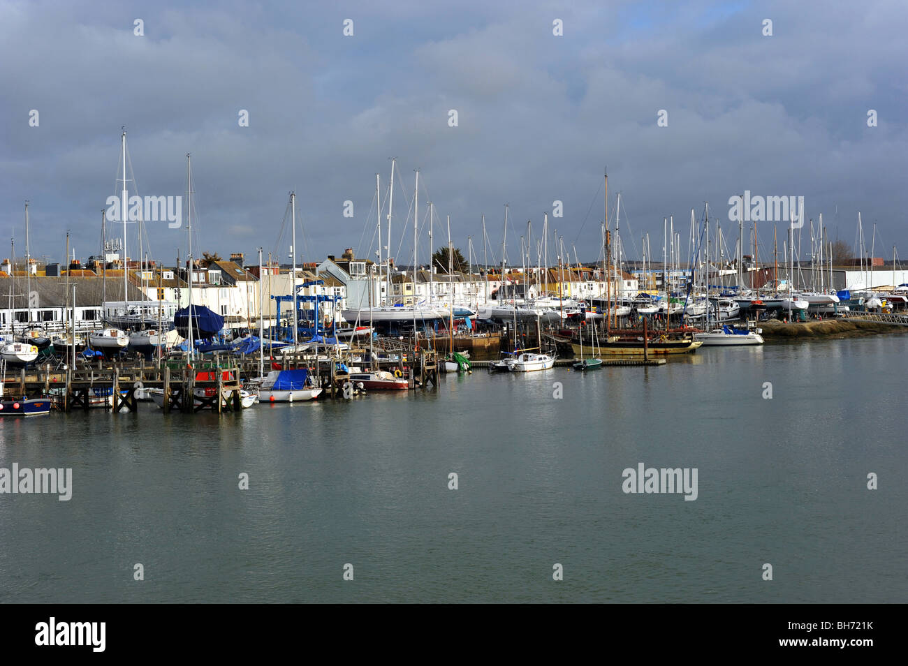 Boats moored in the river adur at shoreham by sea Stock Photo - Alamy