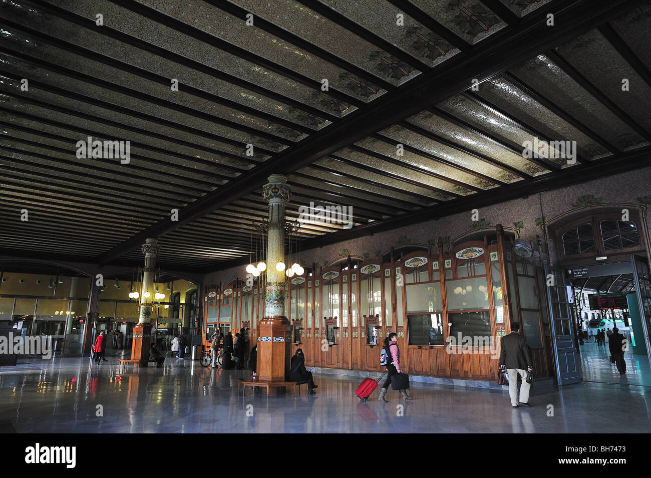 Train station hall hi-res stock photography and images - Alamy