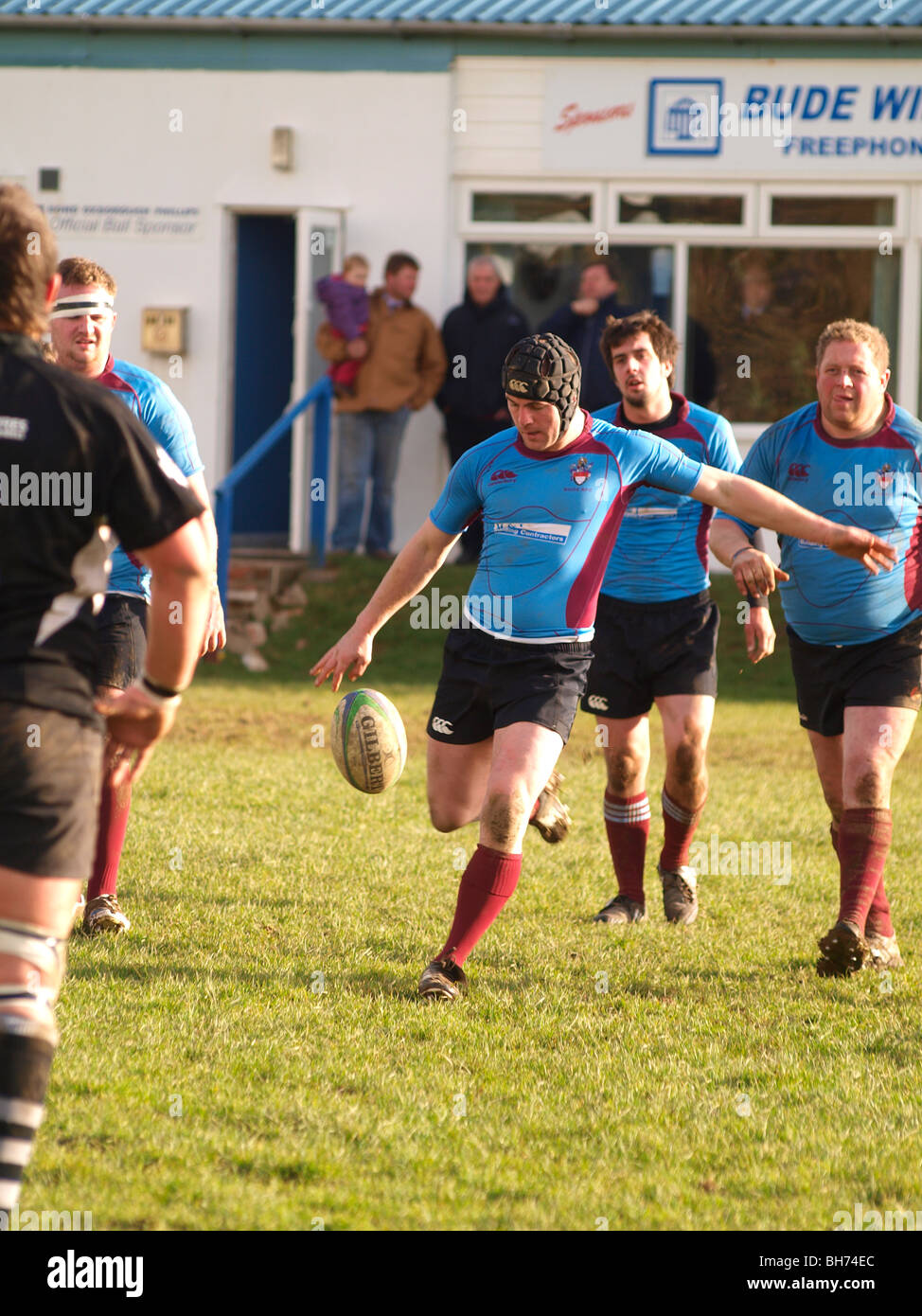Muddy rugby players hi-res stock photography and images - Alamy