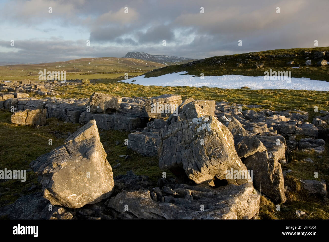 Rugged limestone rocks hi-res stock photography and images - Alamy
