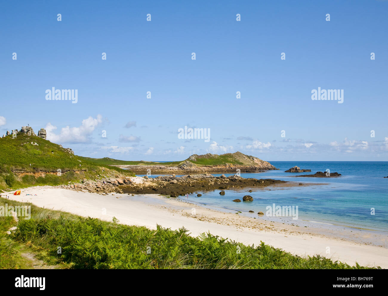 Isles scilly scenic beach sea hi-res stock photography and images - Alamy