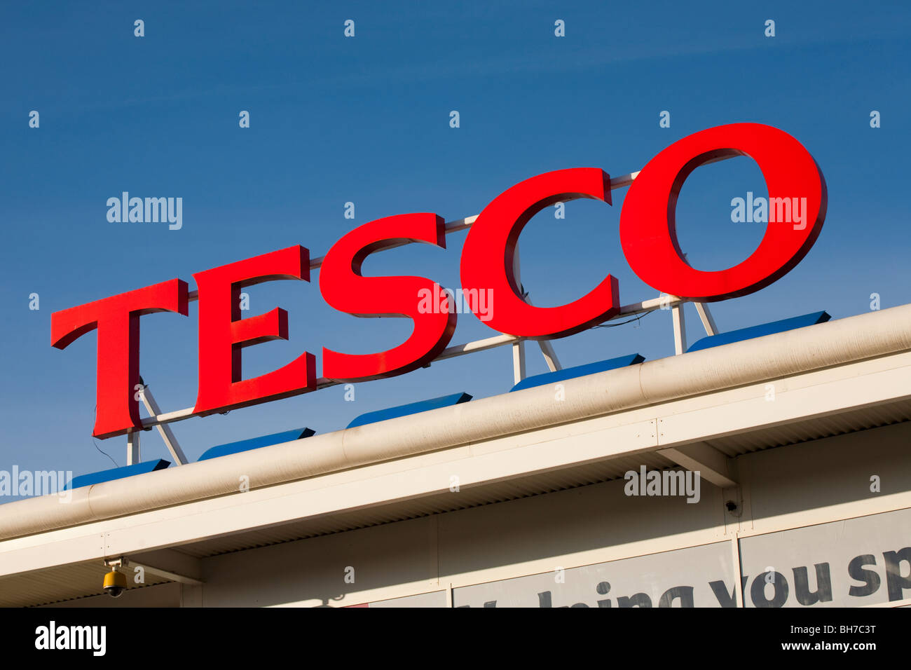 Tesco extra supermarket Stock Photo - Alamy