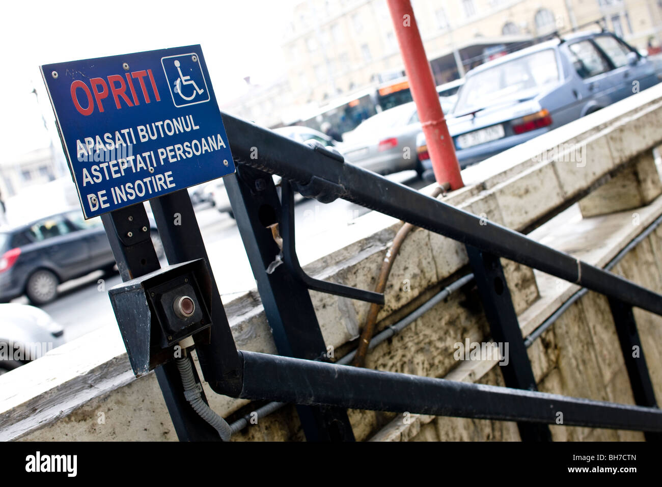 Elevator sign hi-res stock photography and images - Alamy