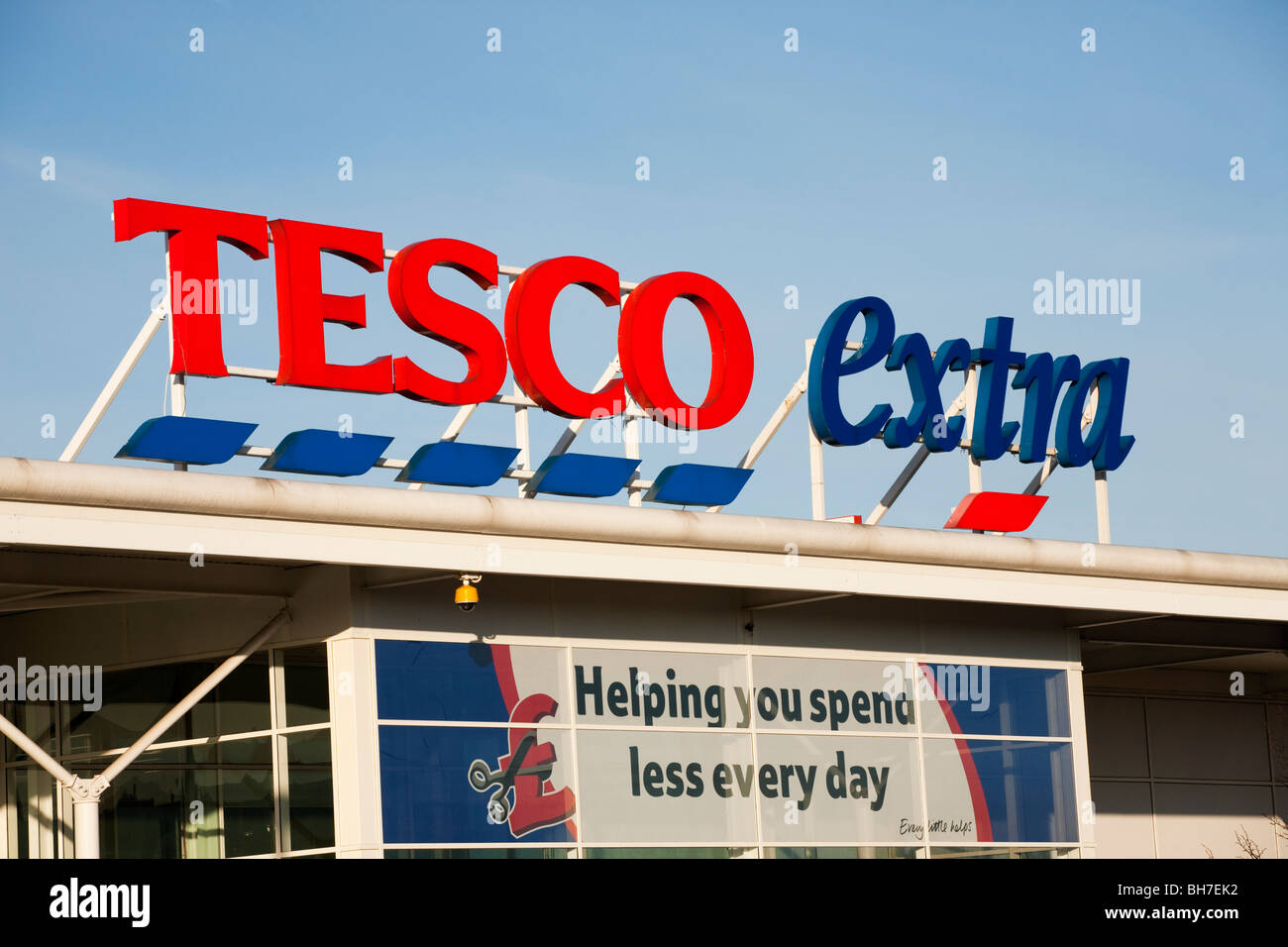 Tesco extra supermarket Stock Photo - Alamy
