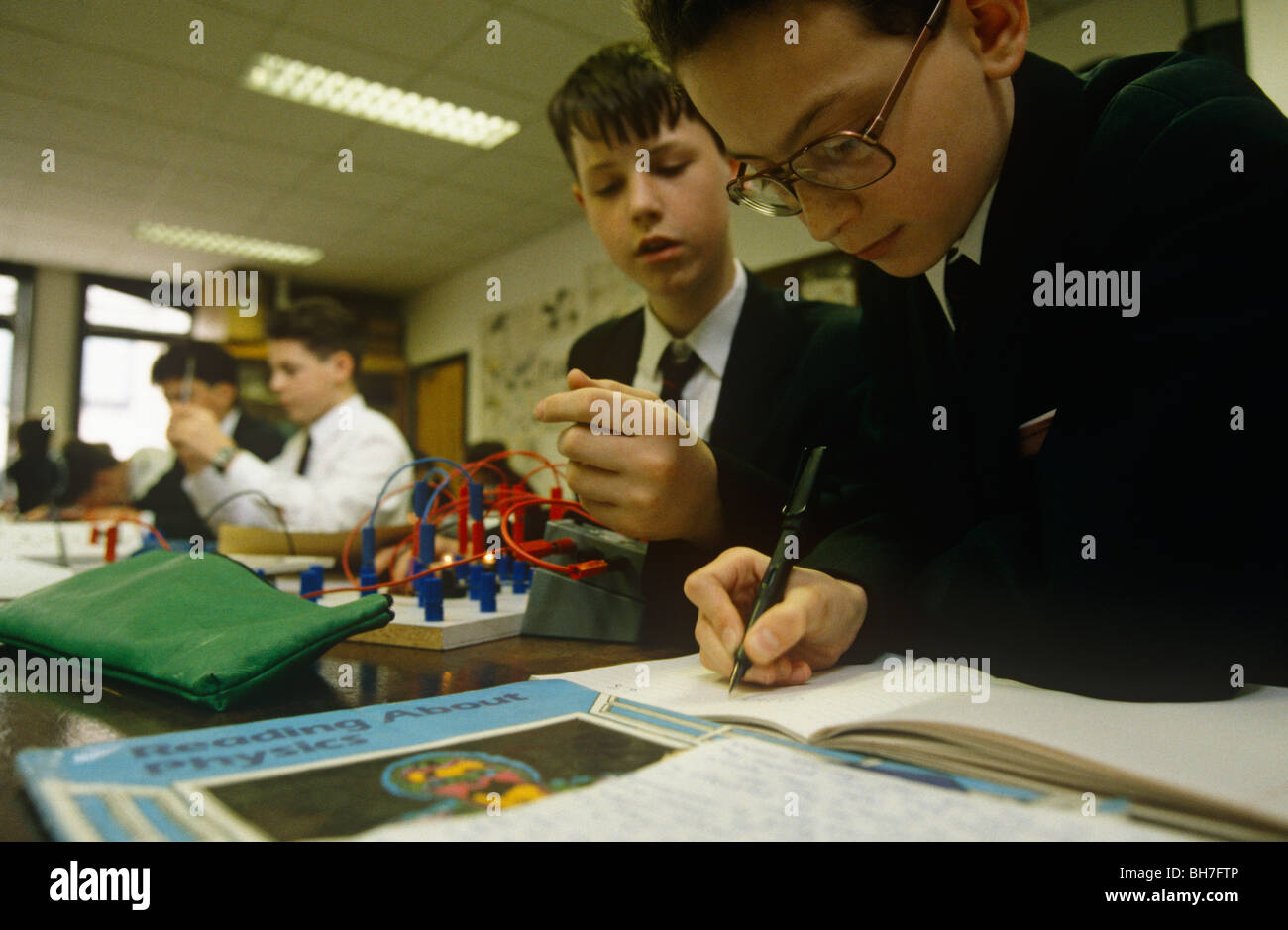 Class 90s hi-res stock photography and images - Alamy
