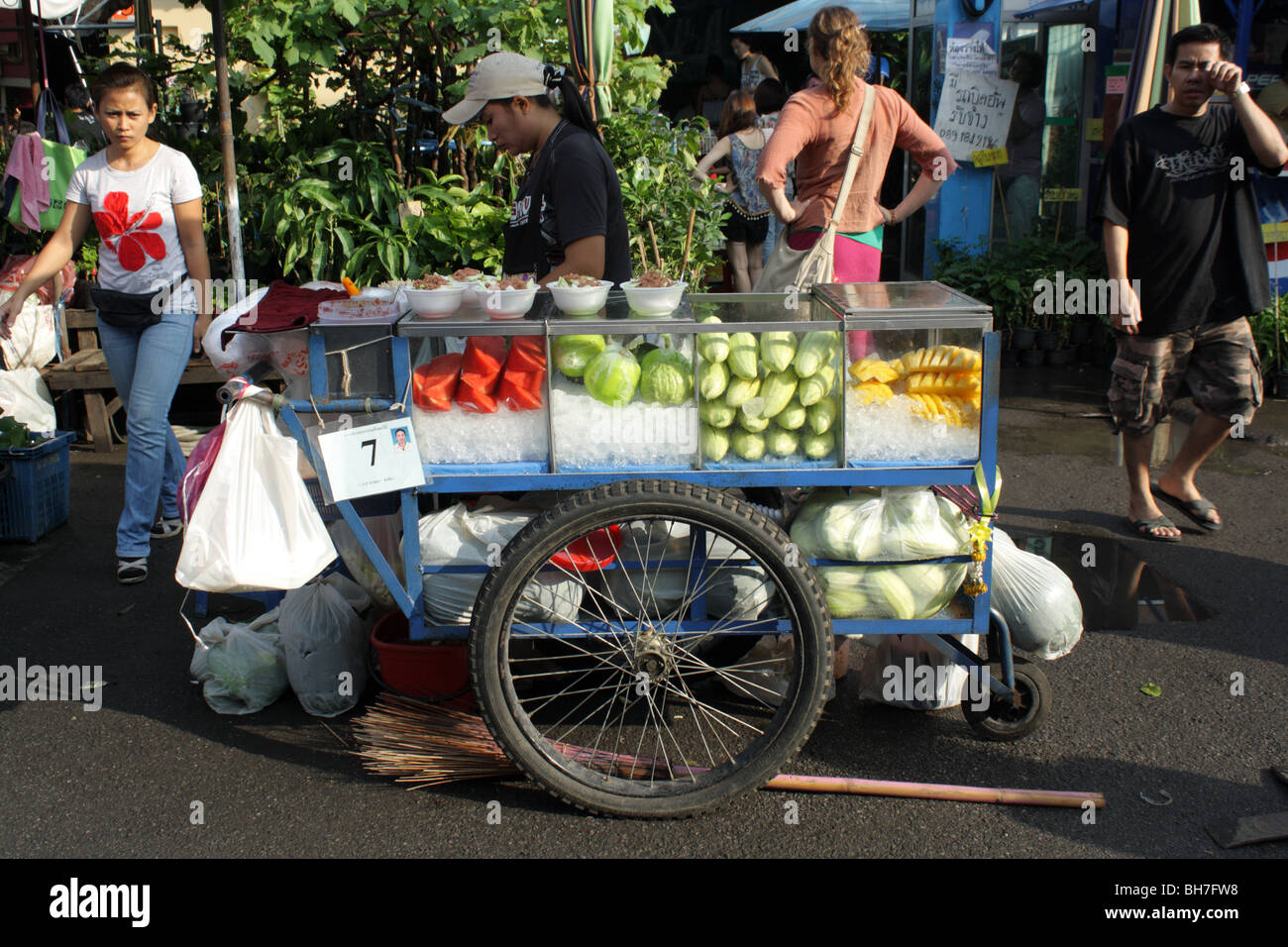 Fruit merchant hi-res stock photography and images - Alamy