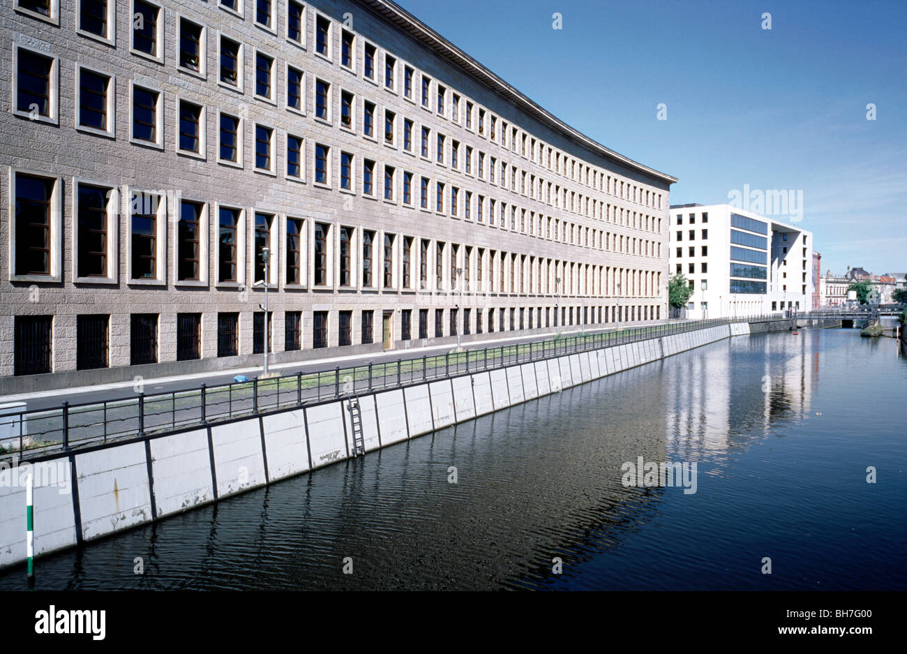 Aa head office hi-res stock photography and images - Alamy