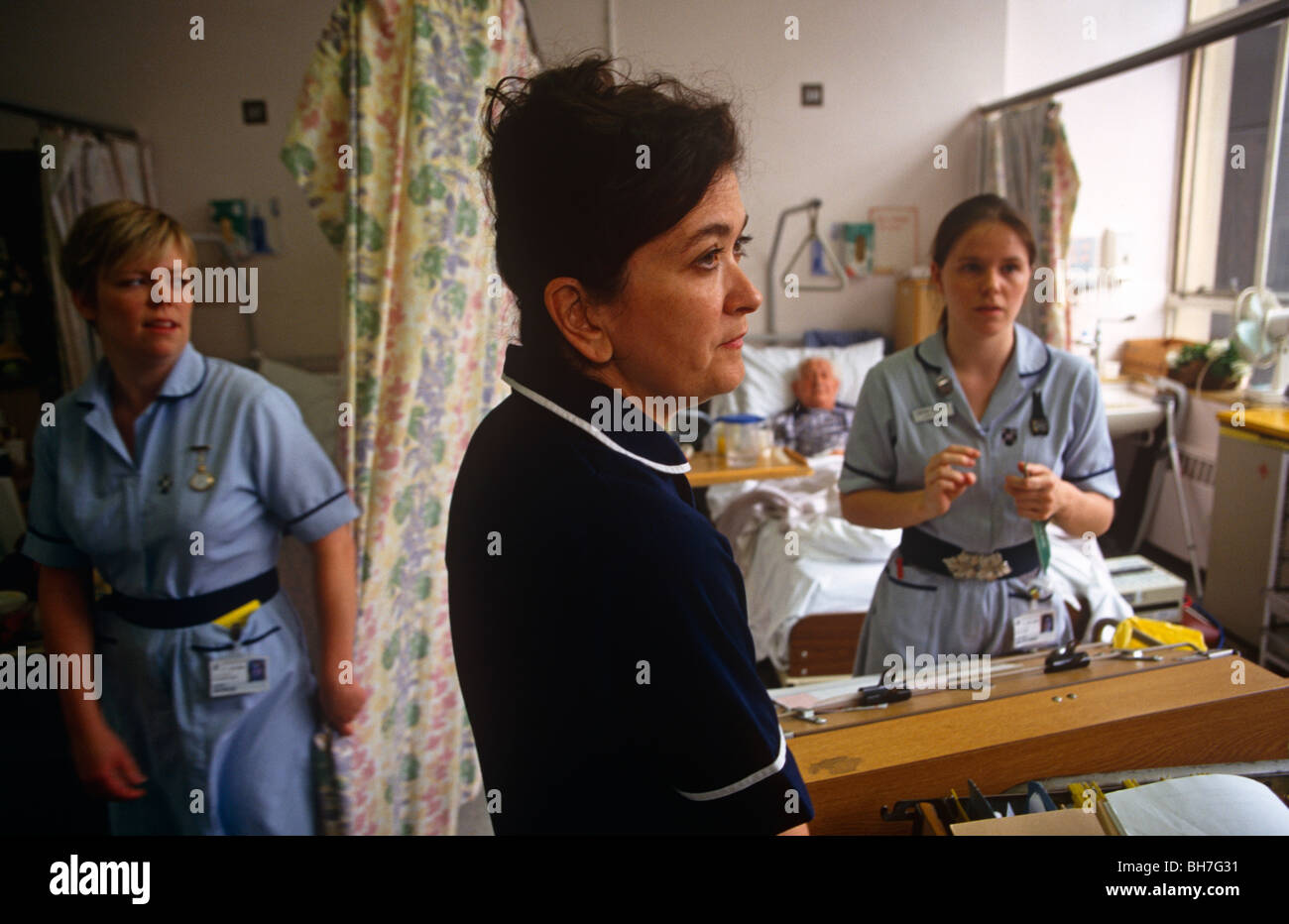 English national health hospital ward hi-res stock photography and ...
