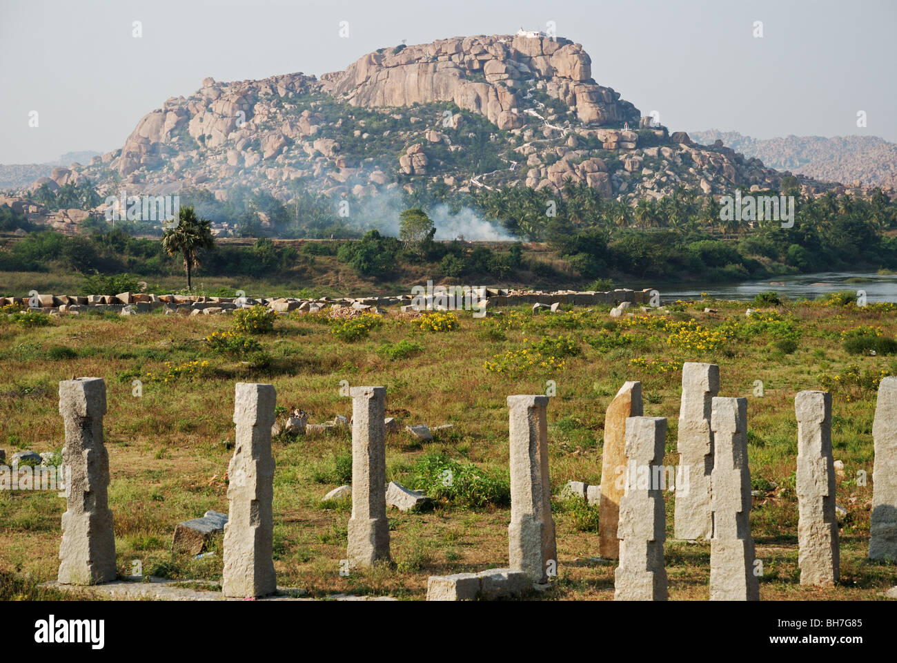 Ancient indian bridge hi-res stock photography and images - Alamy