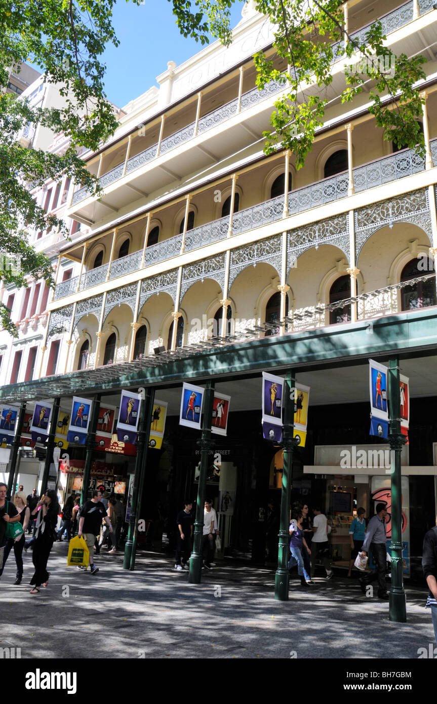 Queen street mall brisbane hi-res stock photography and images - Alamy