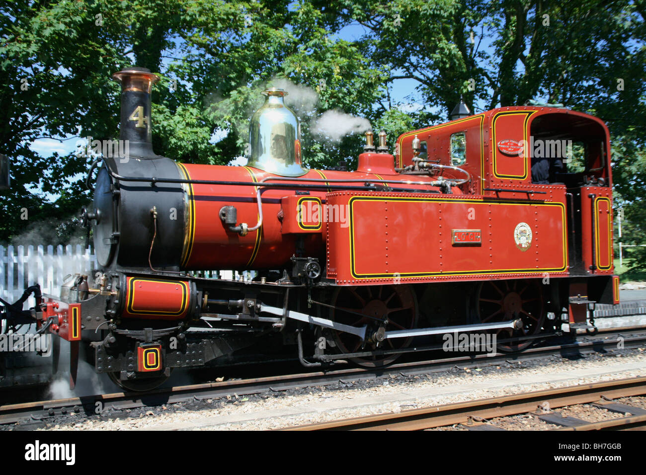 Red steam train hi-res stock photography and images - Alamy