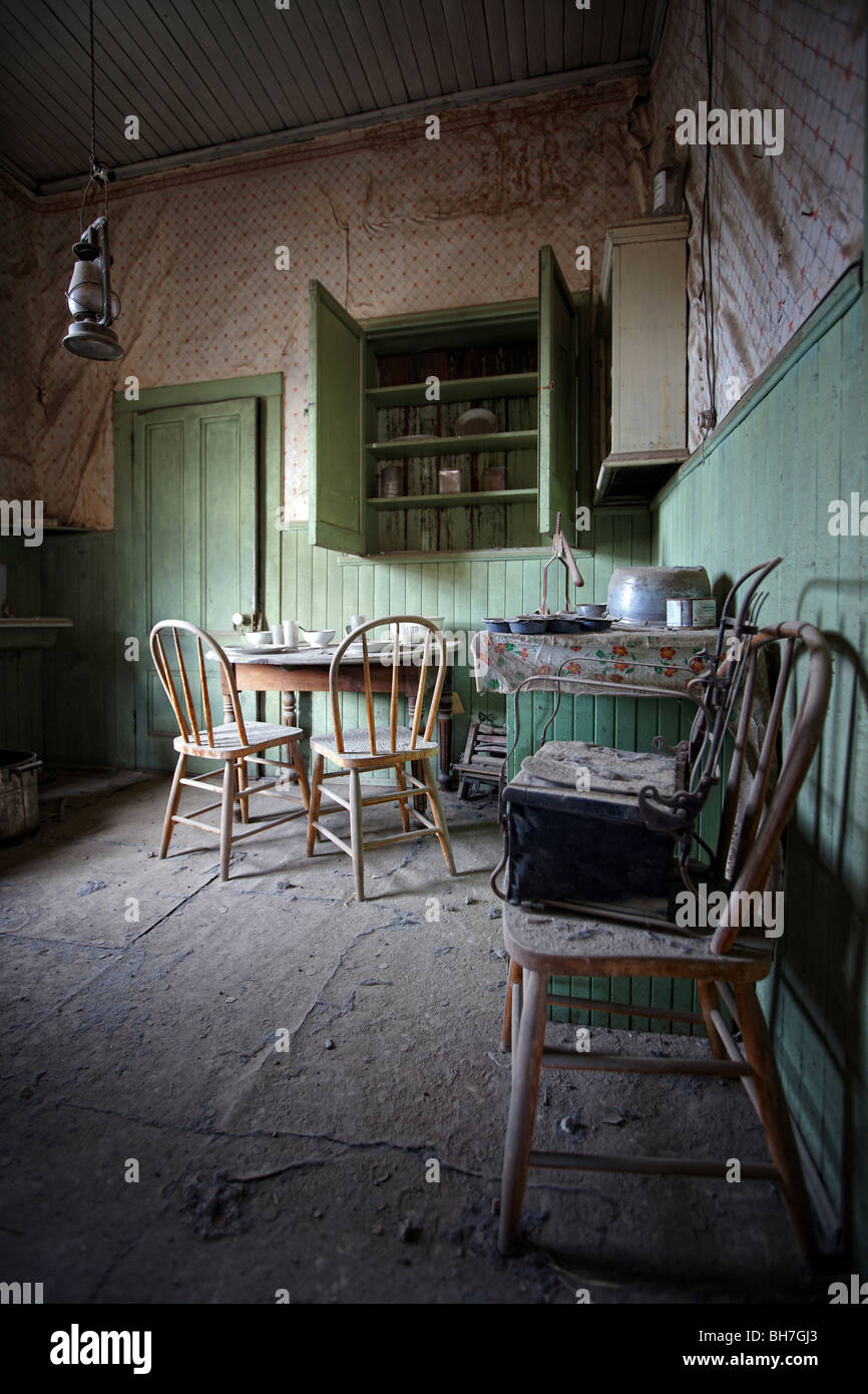 interior of old abbandoned house Stock Photo - Alamy