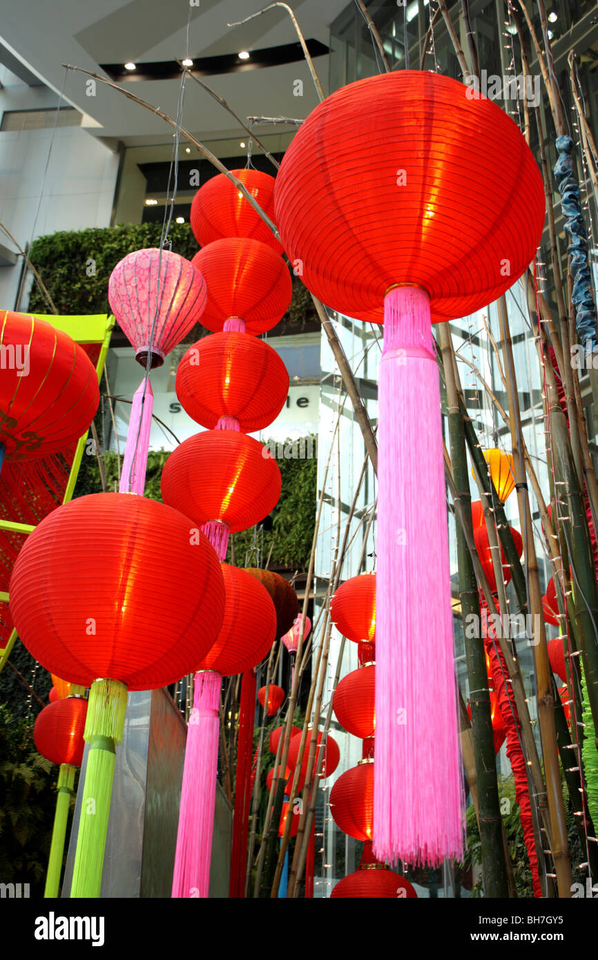 Red lantern asia lanterns hi-res stock photography and images - Alamy