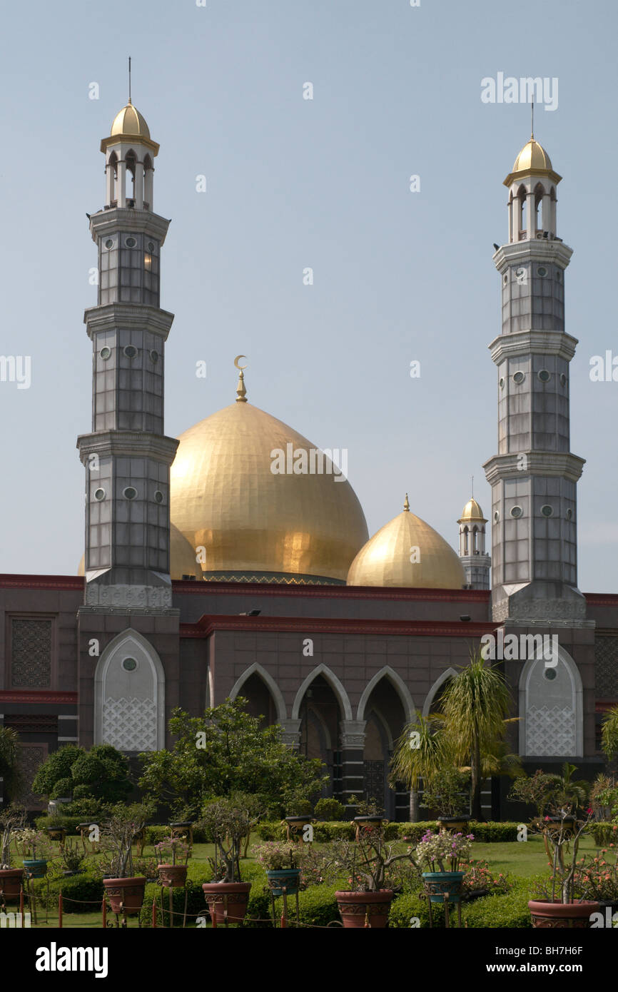 The Golden Domed Mosque (Masjid Kubah Mas) in Depok, near Jakarta ...