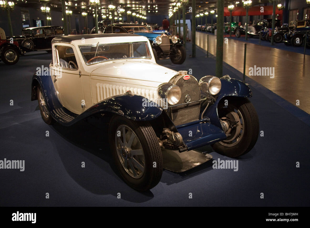 White Bugatti saloon berline motor car front bonnet grille, Schlumpfs ...