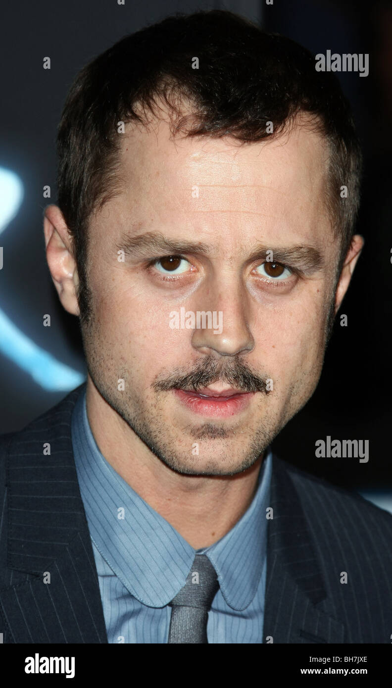 GIOVANNI RIBISI AVATAR LOS ANGELES PREMIERE HOLLYWOOD LOS ANGELES CA ...
