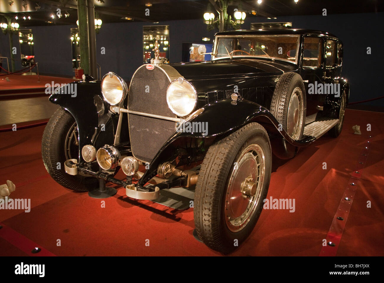 Black Bugatti Royale motor car front grille view, Schlumpfs Museum ...