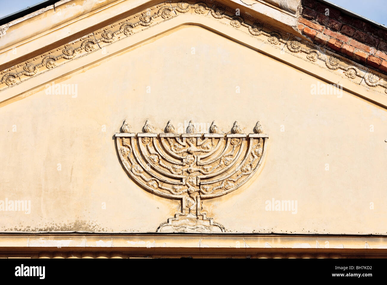 Details of Casa de Tranzit, former “Poalei Tzedek” synagogue of ...