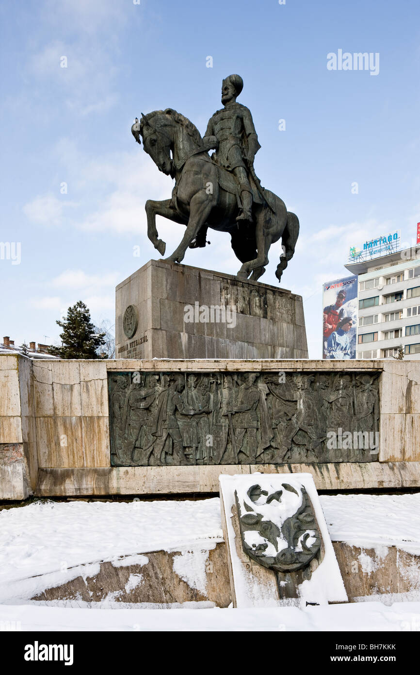 Statue of King Mihai Viteazul in Cluj-Napoca Romania Stock Photo - Alamy
