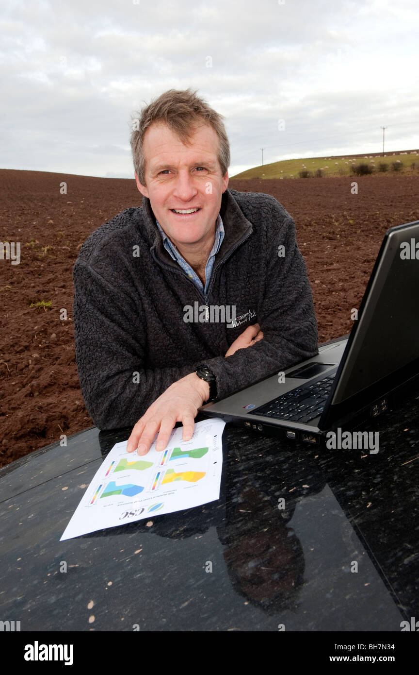 Laptop machine hi-res stock photography and images - Alamy