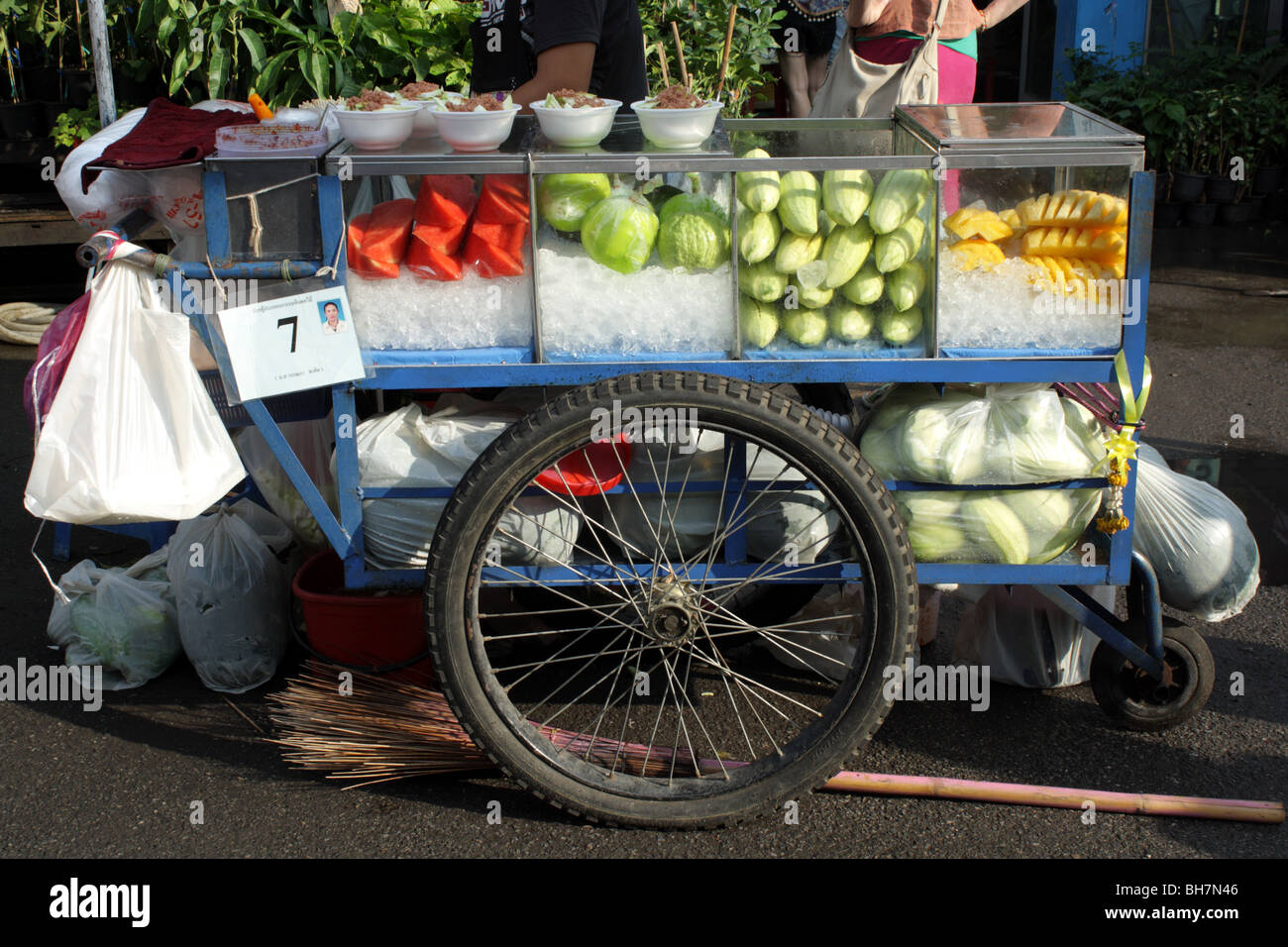 Fruit merchant hi-res stock photography and images - Alamy