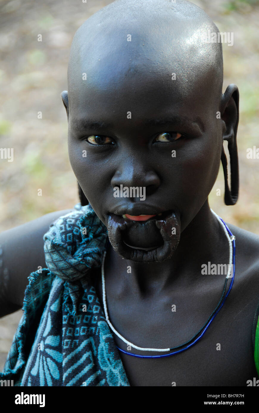 Woman of the Mursi people of southern Ethiopia Stock Photo - Alamy