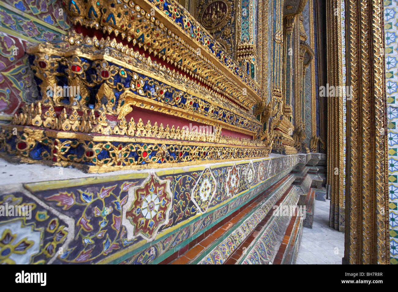 Ornate temple hi-res stock photography and images - Alamy