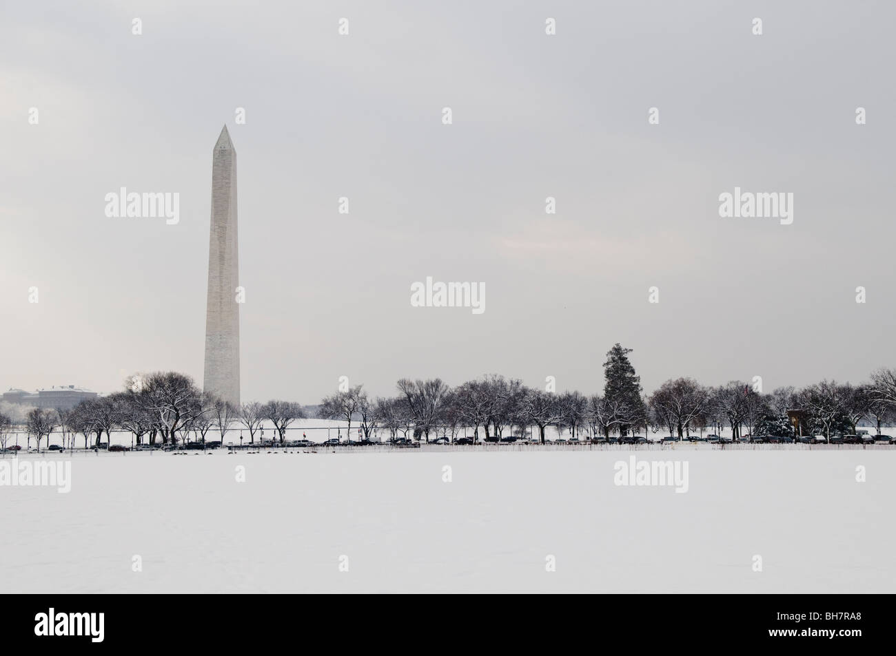 Washington monument snow hi-res stock photography and images - Alamy