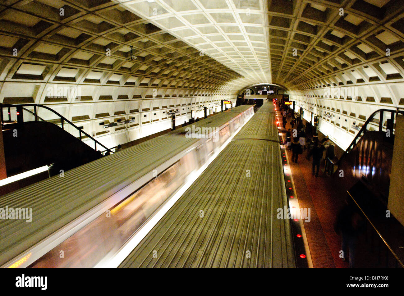 Washington Dc Metro Train Stock Photos & Washington Dc Metro Train ...