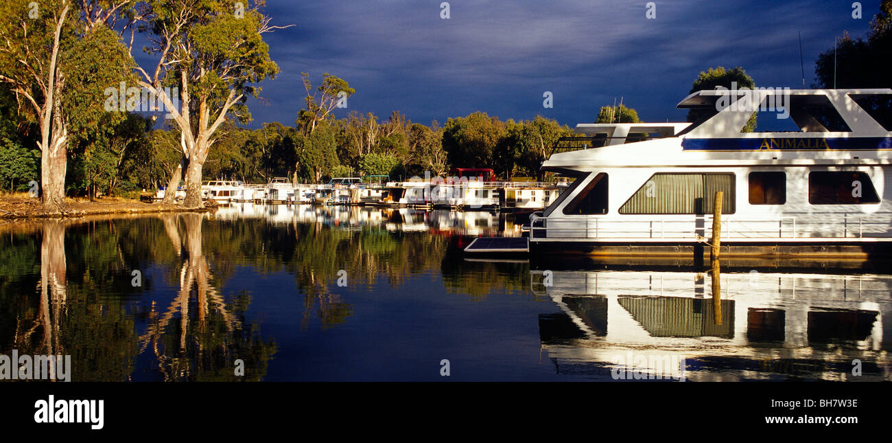 Houseboat marina “Murray River” Australia Stock Photo - Alamy