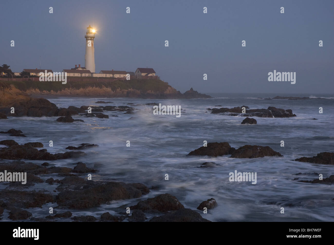 Pigeon point lighthouse at sunset hi-res stock photography and images ...