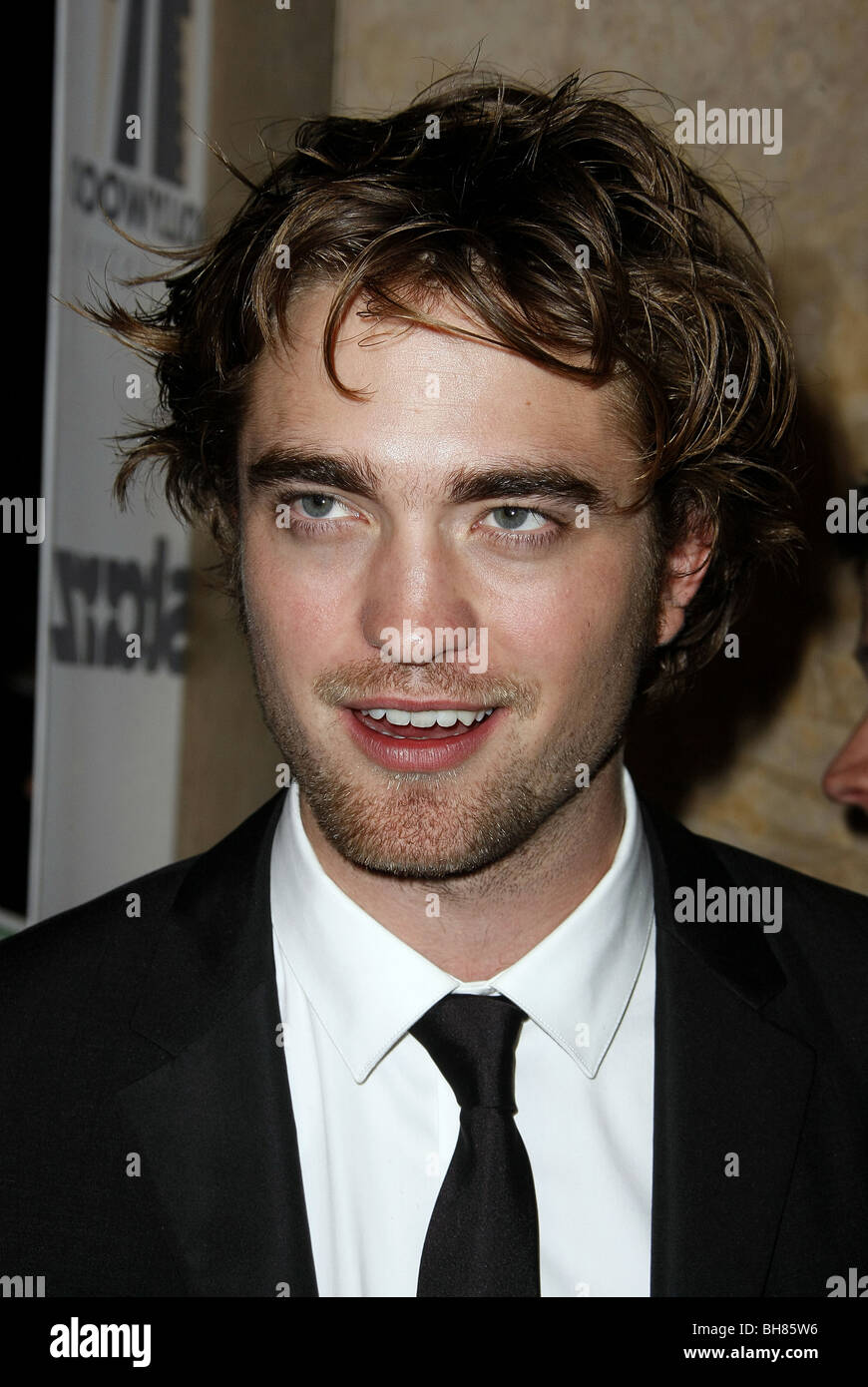 ROBERT PATTINSON ACTOR BEVERLY HILLS CA USA 27/10/2008 Stock Photo - Alamy