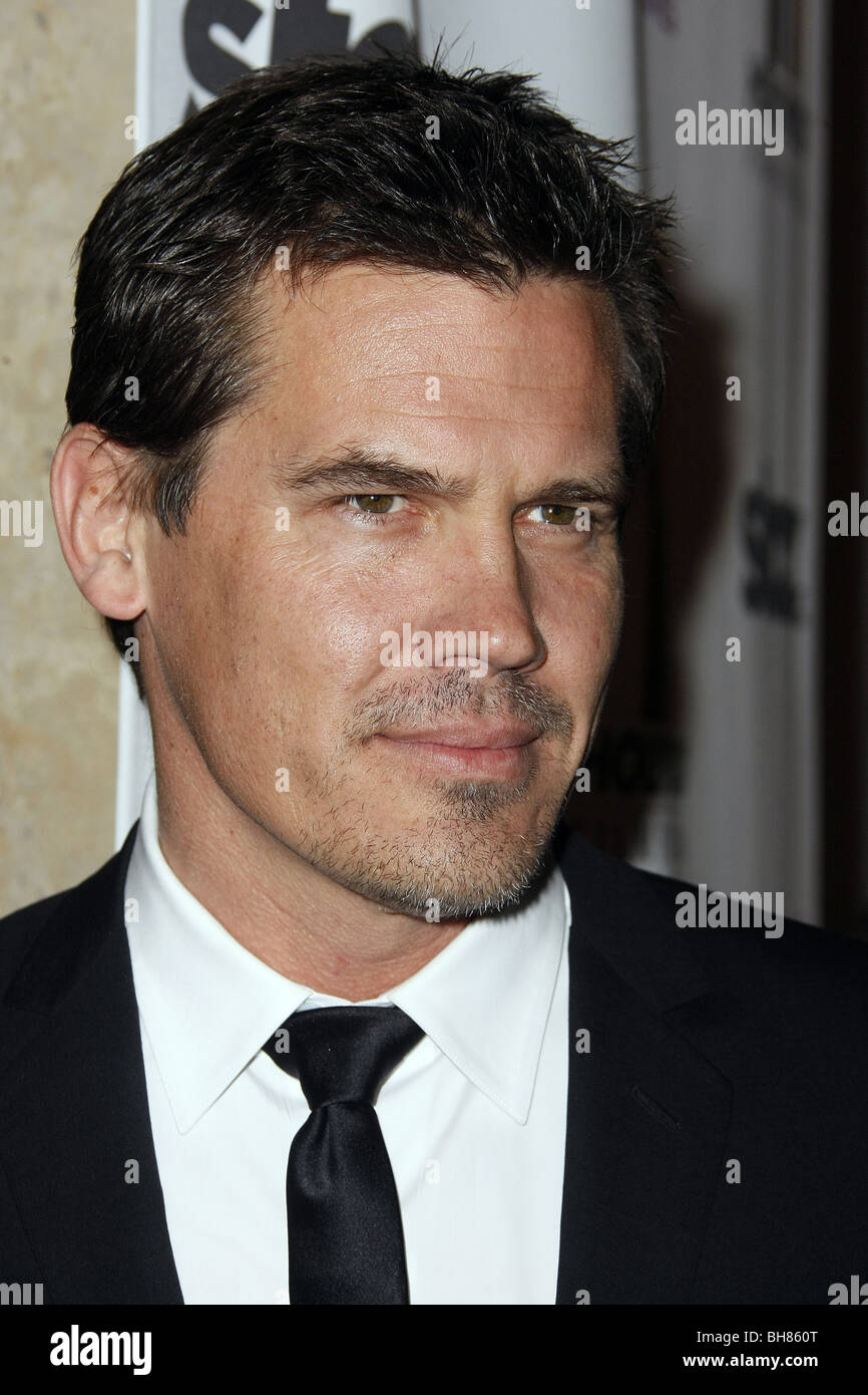 JOSH BROLIN ACTOR BEVERLY HILLS CA USA 27/10/2008 Stock Photo - Alamy
