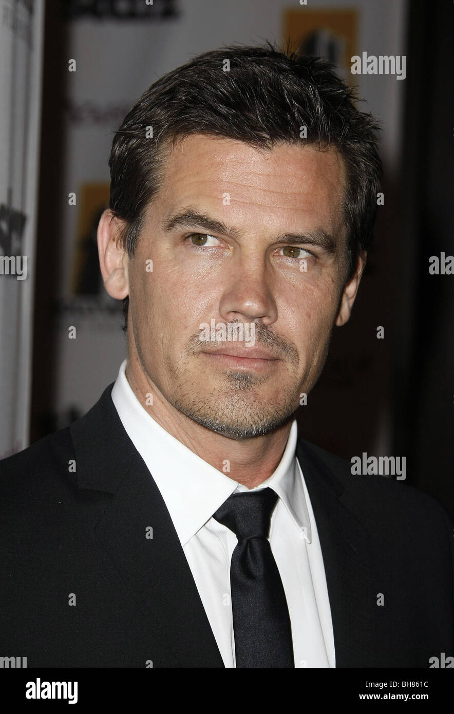 JOSH BROLIN ACTOR BEVERLY HILLS CA USA 27/10/2008 Stock Photo - Alamy