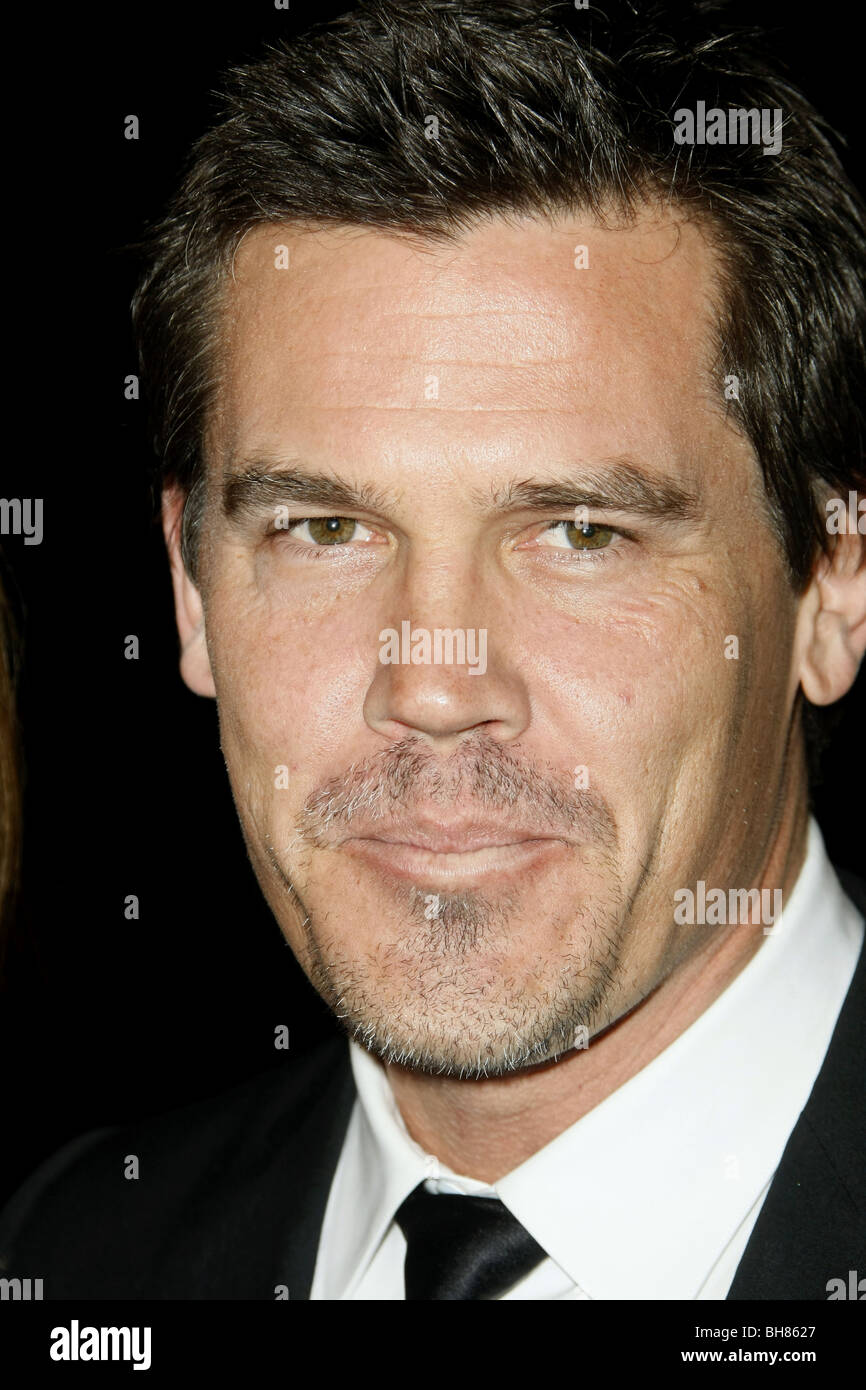 JOSH BROLIN ACTOR BEVERLY HILLS CA USA 27/10/2008 Stock Photo - Alamy