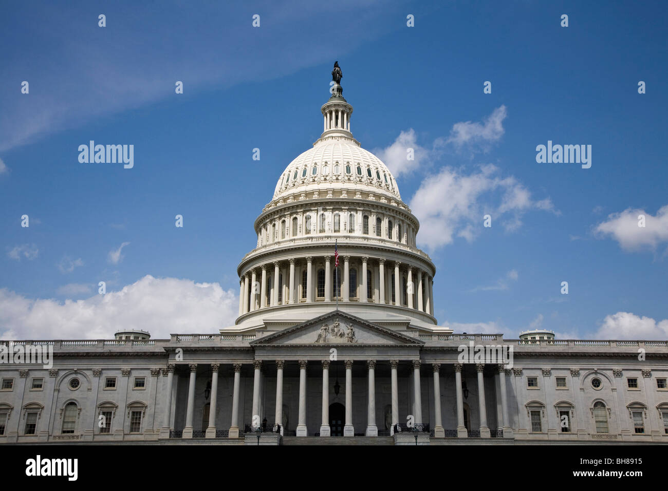 United states capitol building view hi-res stock photography and images ...