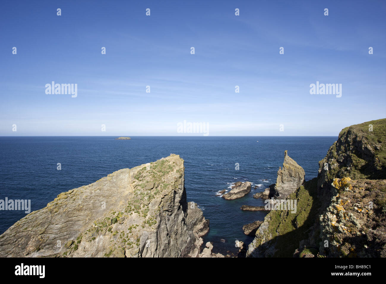Gulland rock cornwall hi-res stock photography and images - Alamy