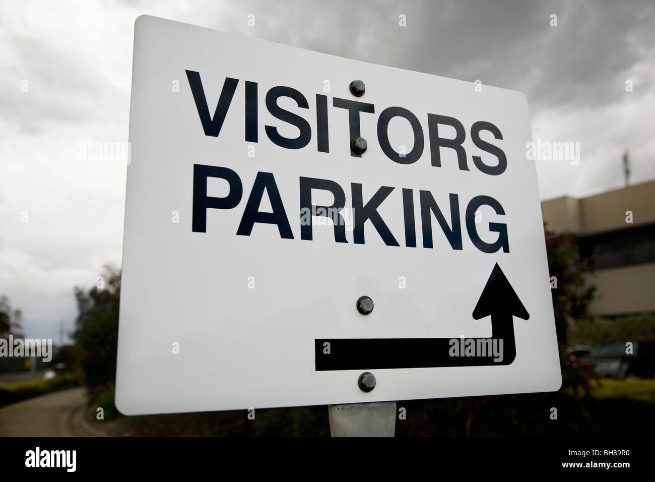 White visitors parking sign hi-res stock photography and images - Alamy White visitors parking sign hi-res stock photography and images - Alamy