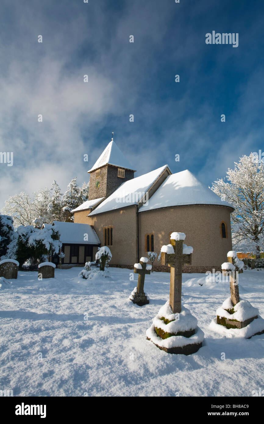 St John The Baptist church in the winter snow, Padworth, Reading ...